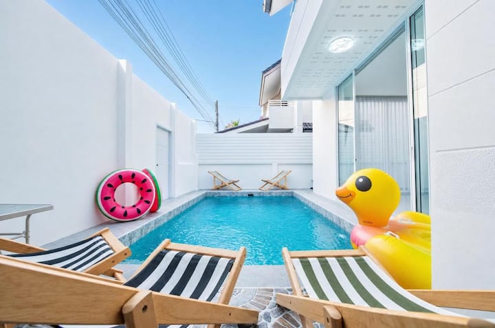 3 Br Pool&netflix Villa Royalpark Village Pattaya - Jomtien