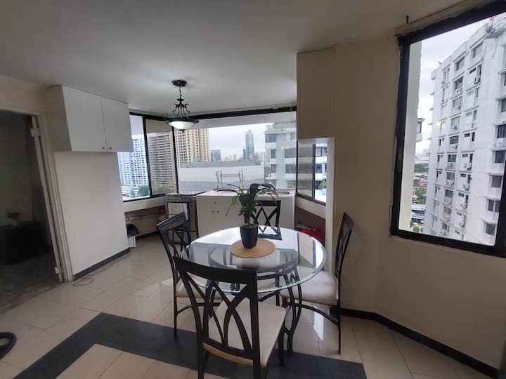 3 Bedroom Renovated On Calle Italia Paitilla 92 M² - Panama City