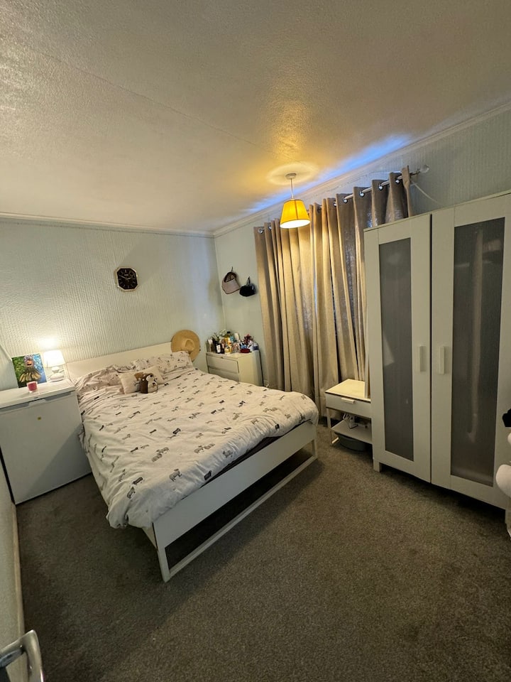 Double Bedroom For Rent - Uxbridge