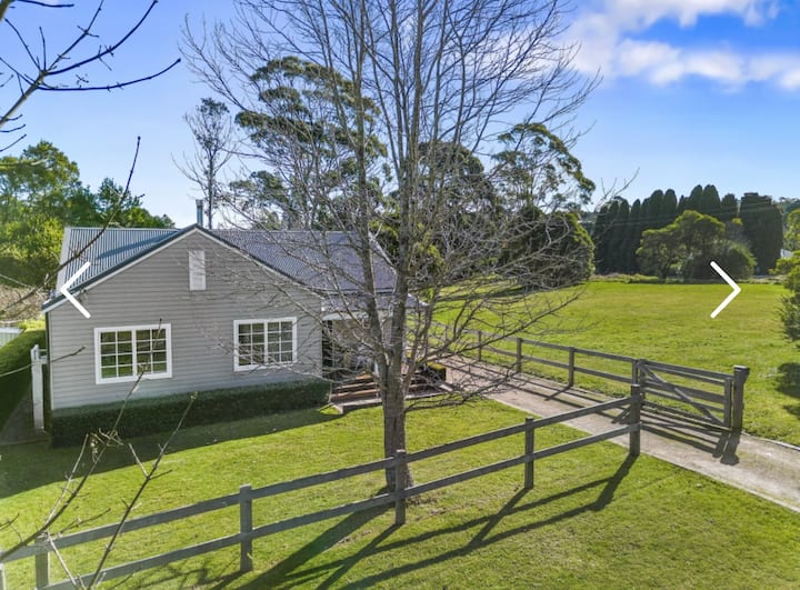 Hydrangea Cottage - Robertson, Australia