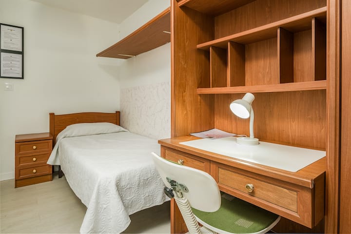 Habitación Muy Tranquila 2 Camas - Saint-Jacques-de-Compostelle