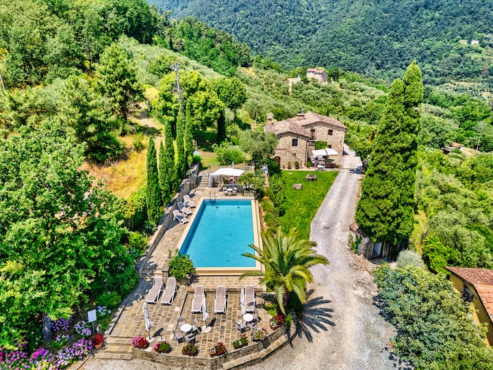 La Stalla · Cheminée En Pierre · Domaine Toscan - Italy