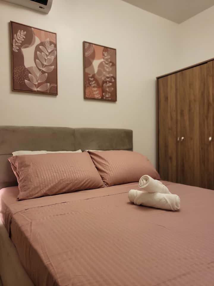 2 Bedroom W Balcony Behind Sm Southmall Las Pinas - Las Piñas