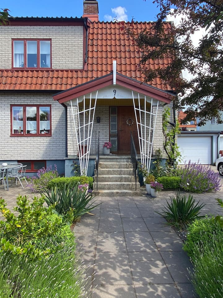 Lägenhet I Villa, Centralt Läge - Halmstad