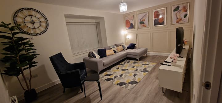 Large House Colchester:ensuite/sleeps 7/parking*4 - Colchester
