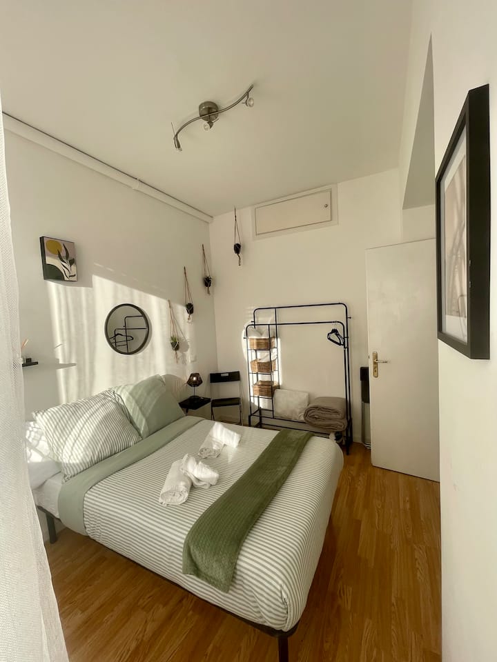 Domus I 
Cozy Apt -20 Min From Colosseum - Rome