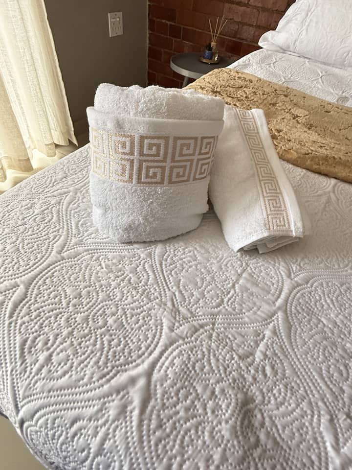 Home Away Nest B & B - Emalahleni