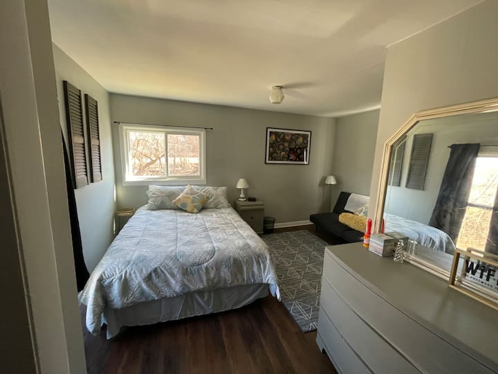 Comfortable Stay On Pleasant St - Watertown, NY