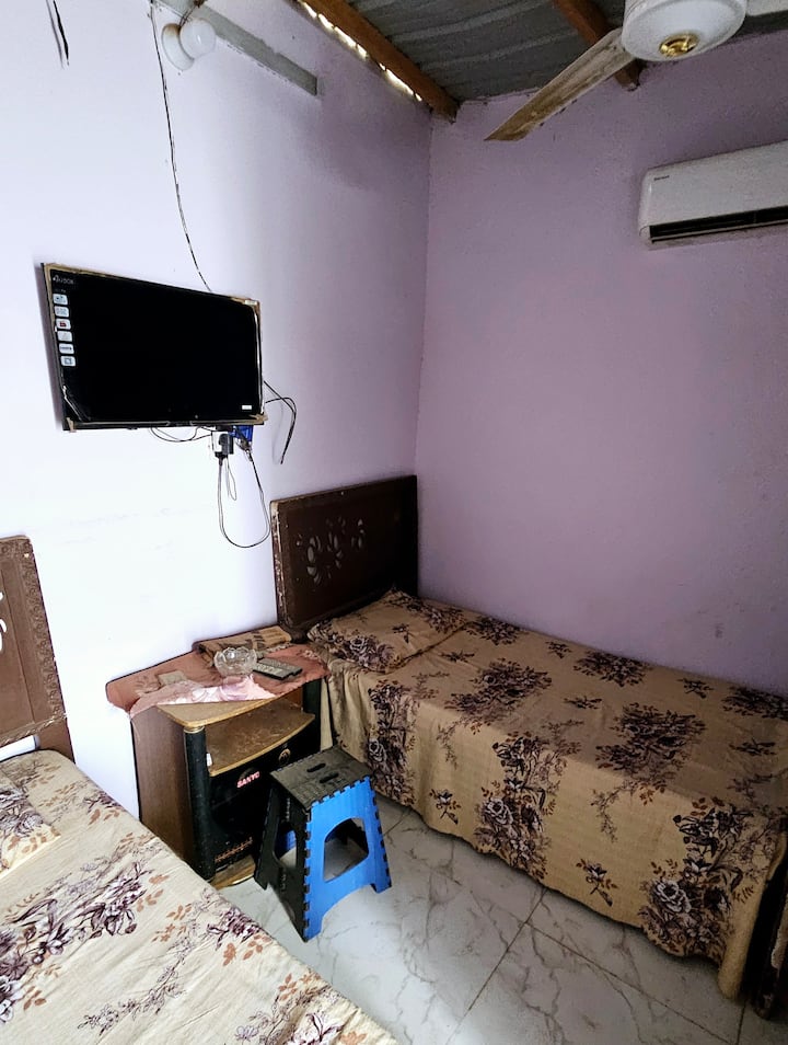 Bed In Cozy Room Shared For Rent
سرير في بورتسودان - Sudan