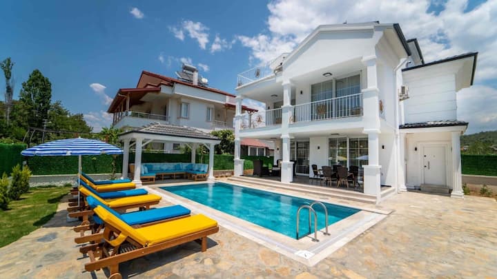 ÇAlış Beach Zeybek Villa - Fethiye