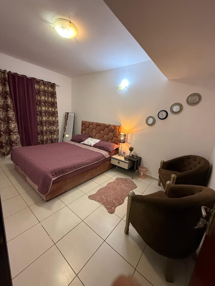 2 Bed Specious Cosy/classic Apartment - Sharjah