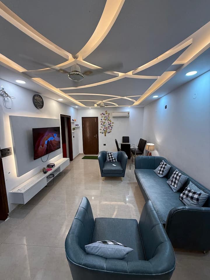 Fully Serviced, Peaceful 3bhk In Prime Delhi - New Delhi