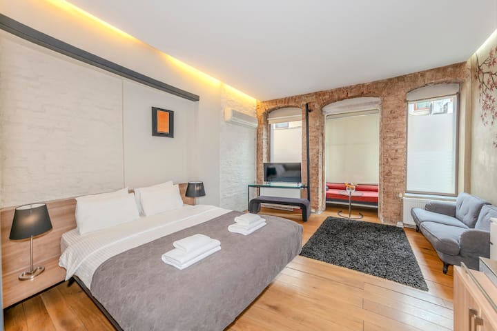 Authentic Suite | Sea ​​View Terrace•in The Taksim - İstanbul