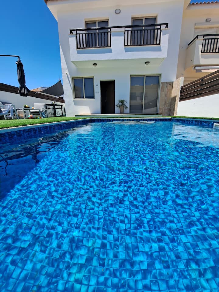 Serenity Pearl Villa At The Sea. - Protaras