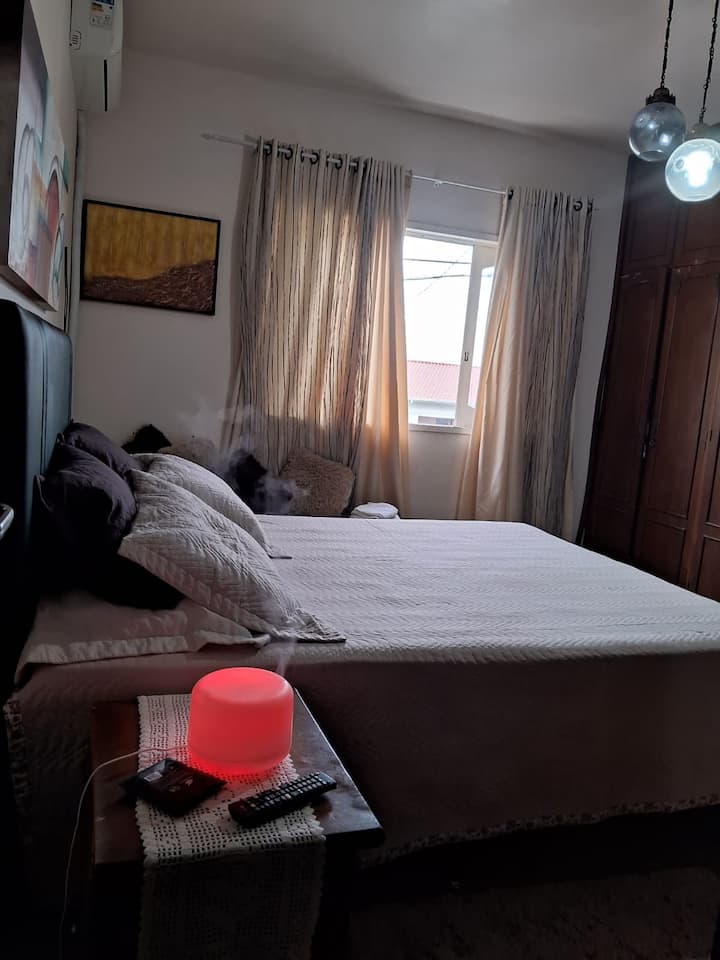 Quarto Com Suíte No Centro - Tubarão