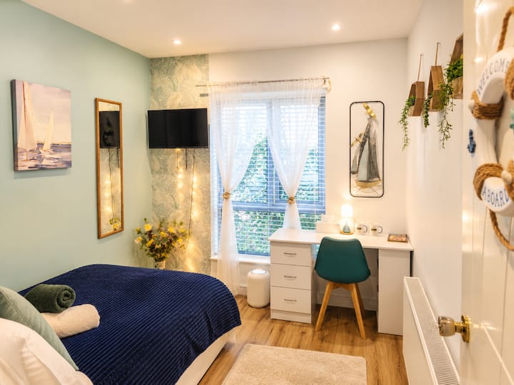 Simple Calming Retreat Free Parking/wifi/hot Tub - Galway