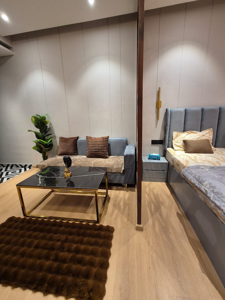 Studio Apartment In Galaxy Blue Sapphire - Ghaziabad