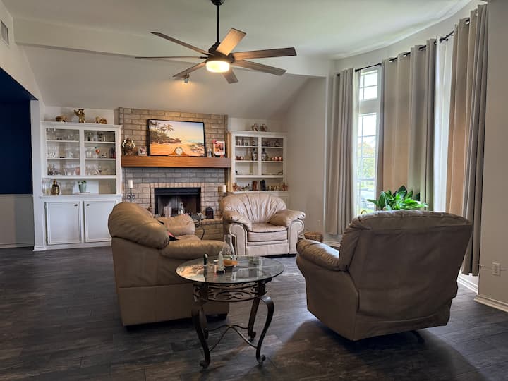 3br 2 Bath Home Near Beach, Shopping And Dining. - North Padre Island, TX