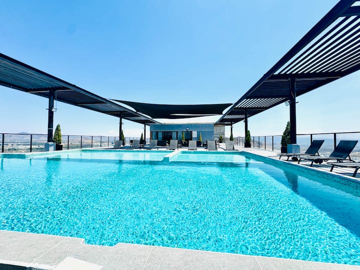World Cup Stay | Pool | Near Akron Stadium - New Mexico
