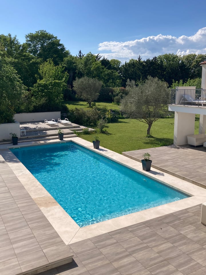 Le Bonheur En Provence : Piscine Et Jardin Arboré - Aix-en-Provence