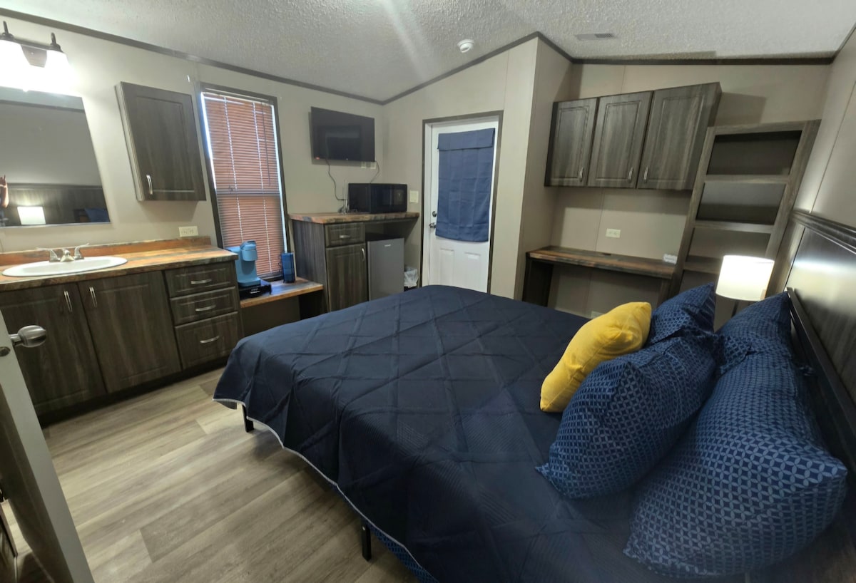 Hookin on Lake Fork-Waterfront-Boat Ramp - Tiny houses for Rent in ...