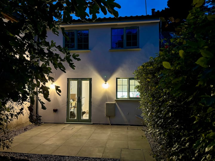 Stylish Cottage Near Holt - Holt