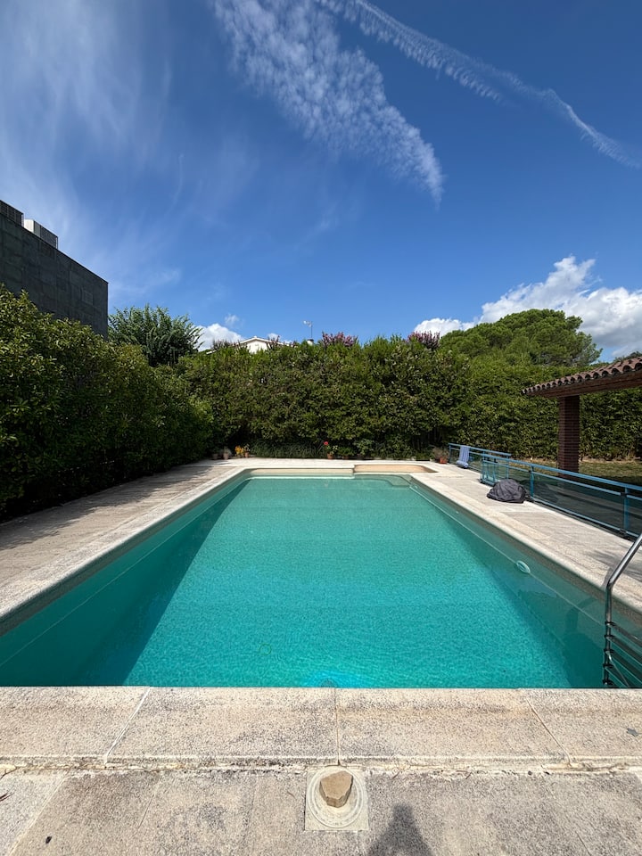 Relaxing Countryside Stay With Pool By Barcelona - Granollers