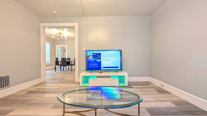 Utica Comfort 3br Apartment - Utica Zoo, Utica