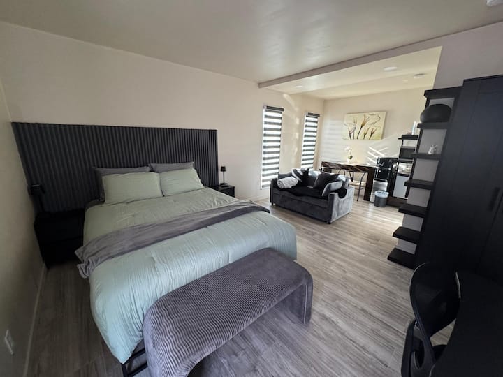 Cozy Studio/independent Room - San Diego, CA