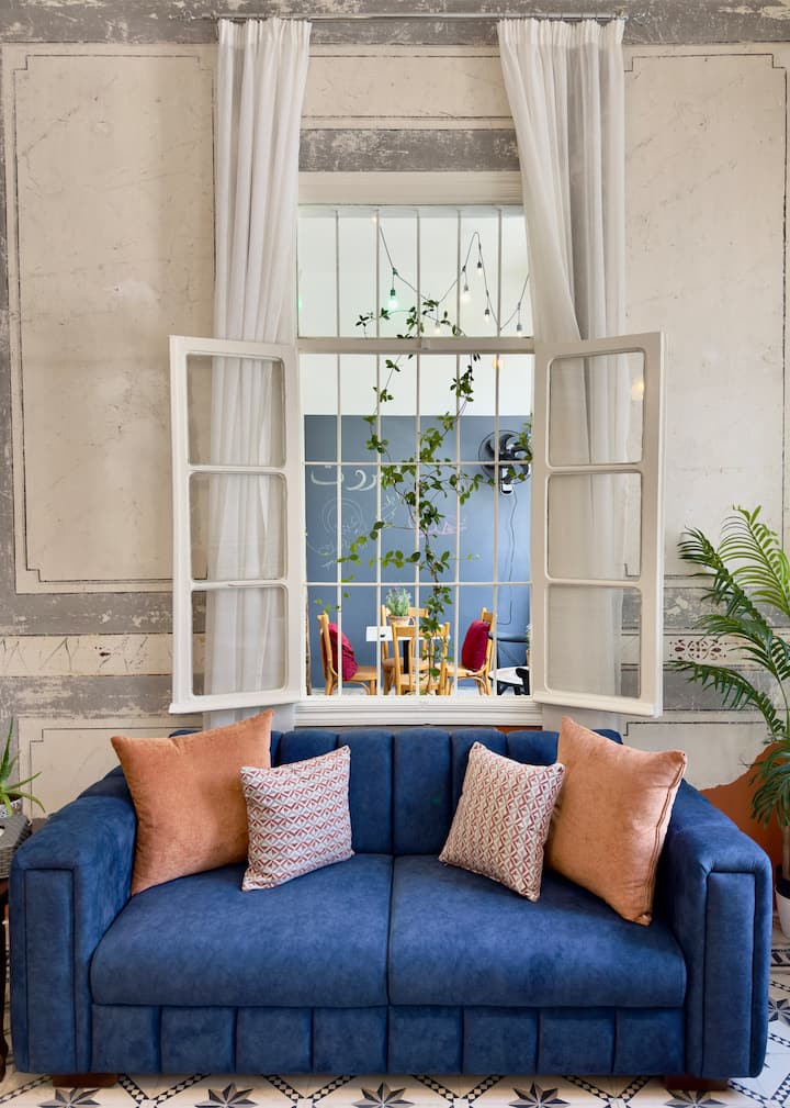 Renovated Charming Heritage Apartment, Mar Mikhael - بيروت