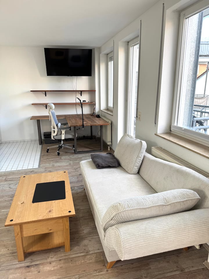 Neu Renovierte Wohnung Mit Balkon Und Stellplatz - Reutlingen