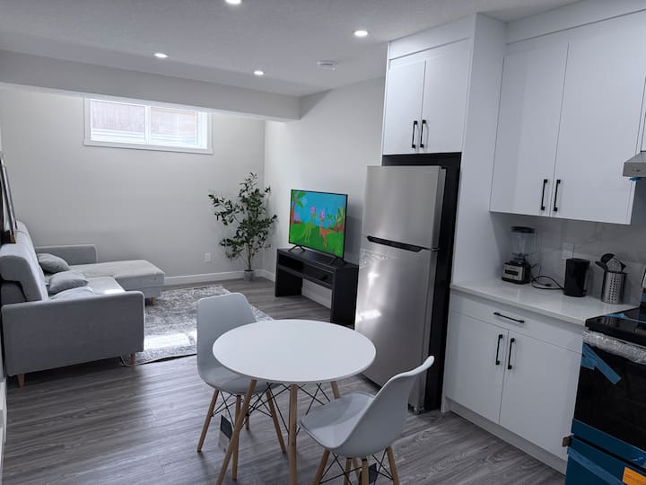A Very Cozy 1 Bedroom Apartment - Calgary