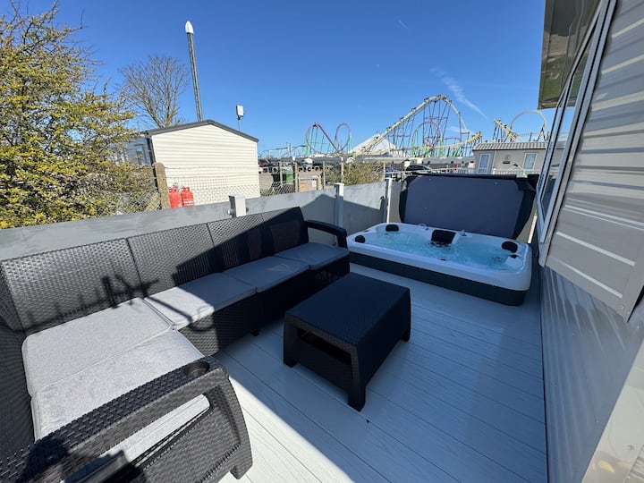 Fantasy Island Resort -The Seasons Hot Tub A11 - Ingoldmells