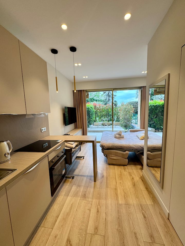 Studio Chic & Terrasse Proche De Cannes - Le Cannet