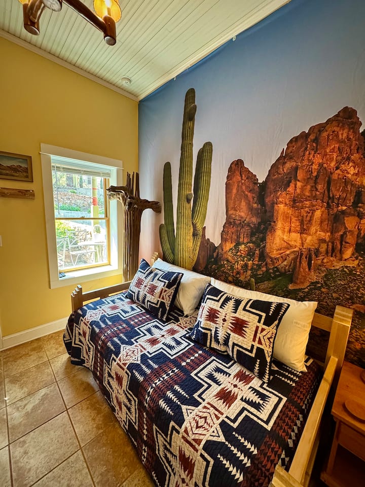 Wills House-saguaro Room - Bisbee, AZ
