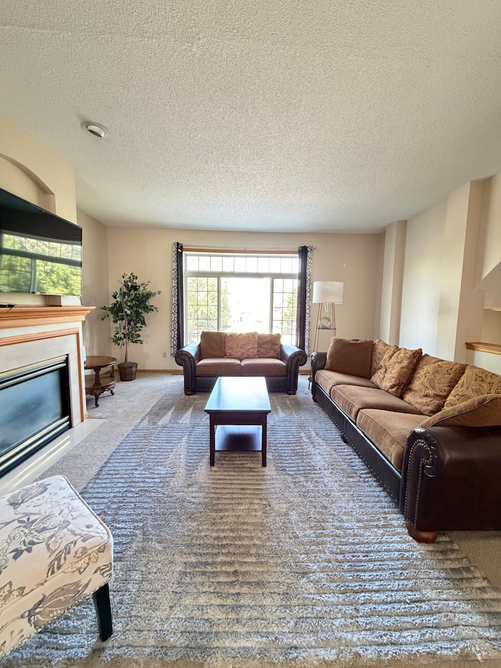 Come Stay In Wonderful Woodbury - Woodbury