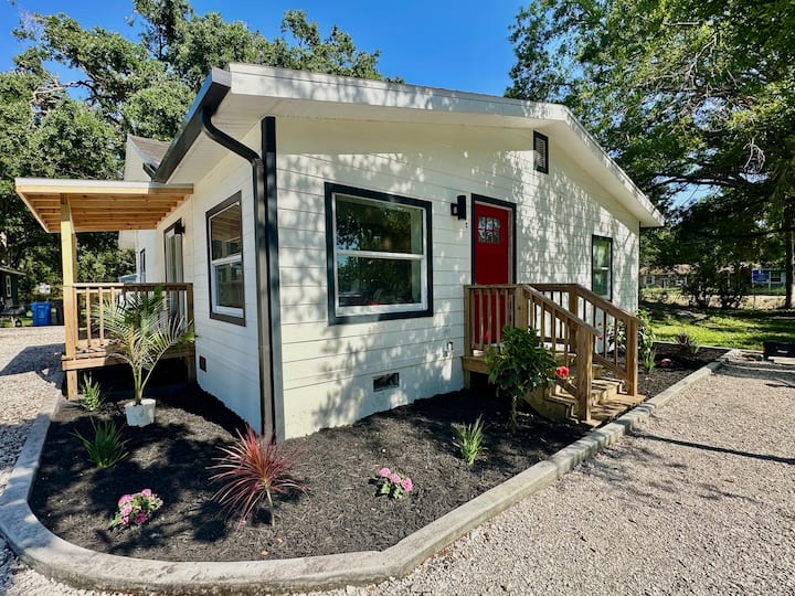 4 Bed Family Home - Tampa, FL