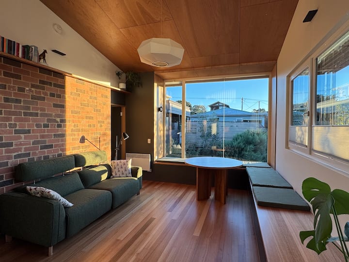 Seaview Retreat With Sauna - Australia