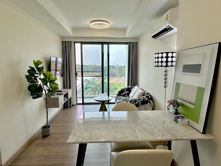 清迈一号/5分钟步行至尚泰购物中心/小区三个泳池/带露台7101 - Chiang Mai