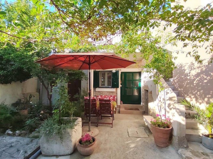 Charming Stone House By The Sea In Petrčane - Nin