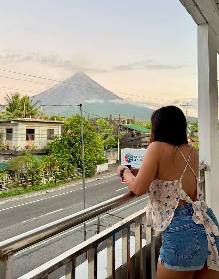 Gail Homestay Unit 3 (Starky) - 2-6pax - Legazpi City