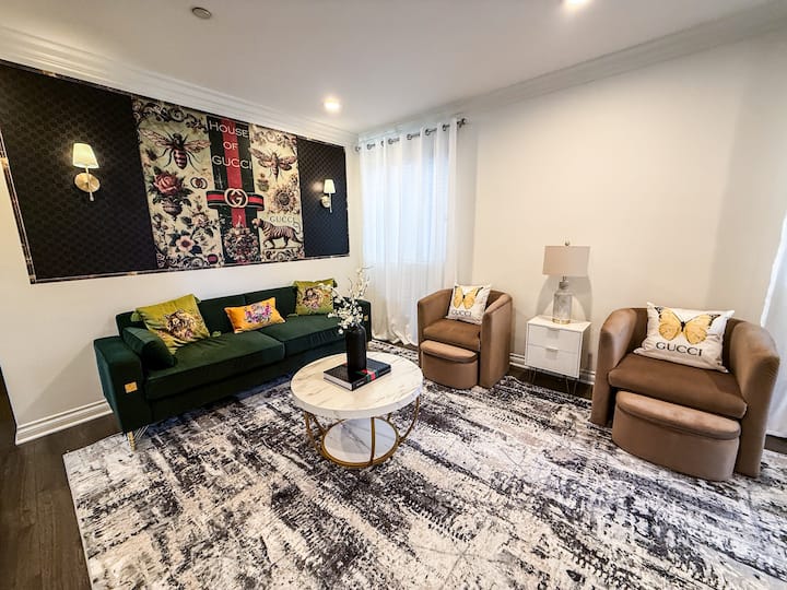 House Of Gucci Inspired/free Parking/central La - Los Angeles, CA