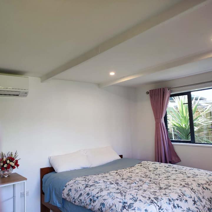 Quiet Sleepout Close To Airport And University - Christchurch