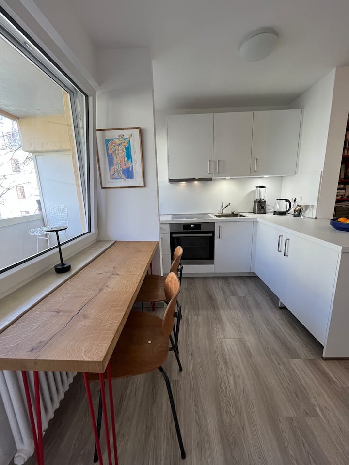 Charmantes Apartment Mit Balkon - München