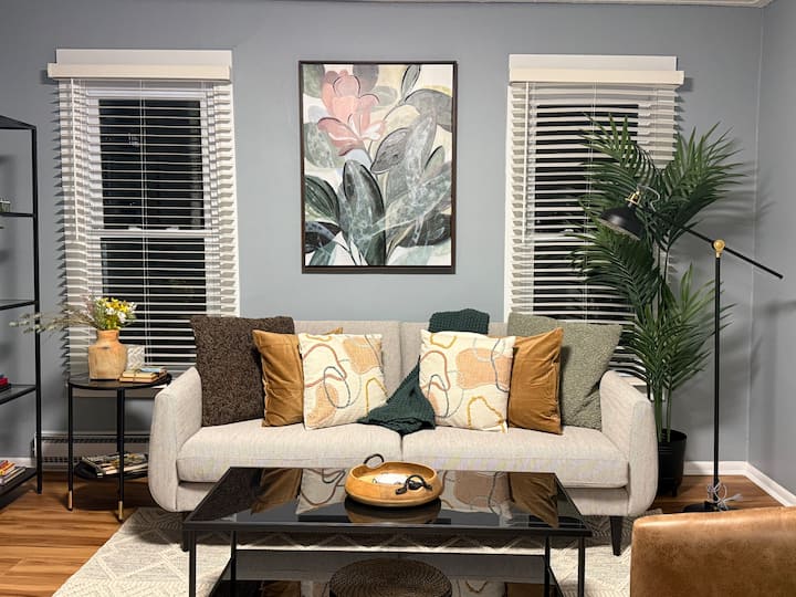Bespoke Blaisdell - Upper Flat - Minneapolis, MN