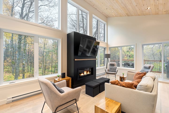 Villa Des Sentiers-chalet Chic Avec Spa & Billard - Quebec