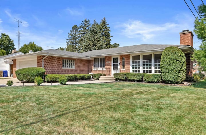 Welcome To Chez Morty; Perfect For Traveling Md/rn - Kenosha, WI