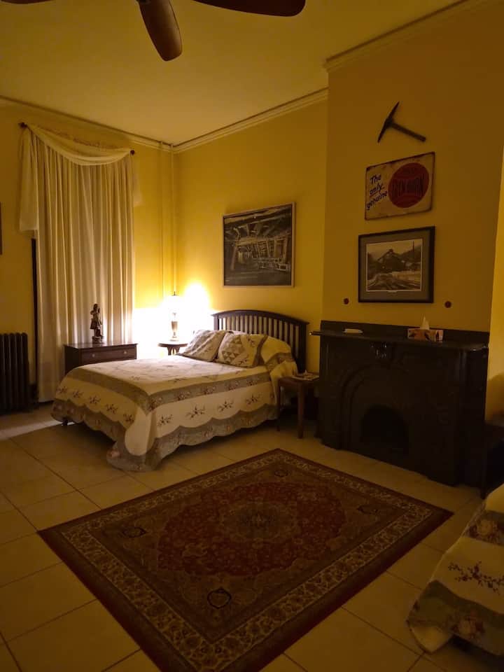 Historic Victorian Stay In Shamokin - Flyer, Elysburg