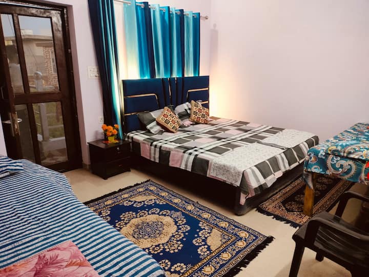 Stylish Cozy Stay Near Janambhumi Mandir - 馬圖拉