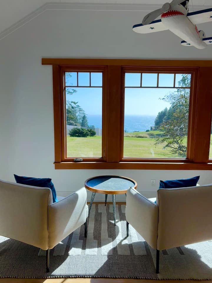 Sea Fox Cottage-oceanview Escape - Mendocino, CA